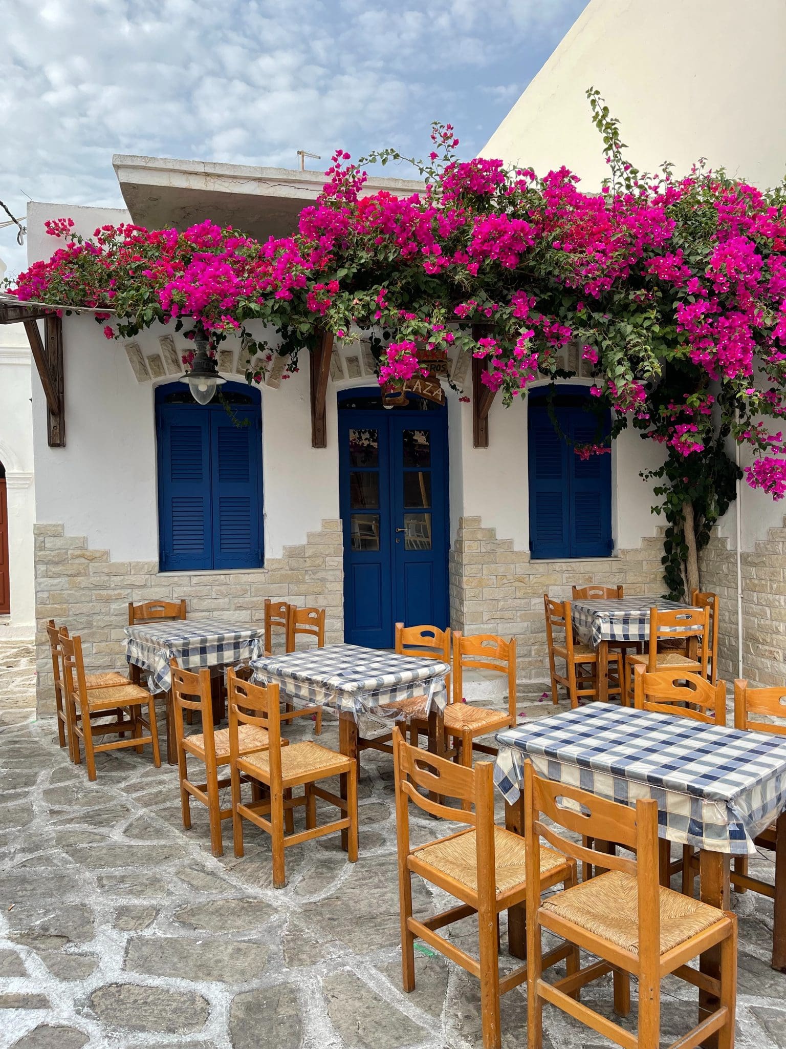 A 2023 Guide To Amazing Antiparos - Where To Eat & Sleep & Things To Do ...