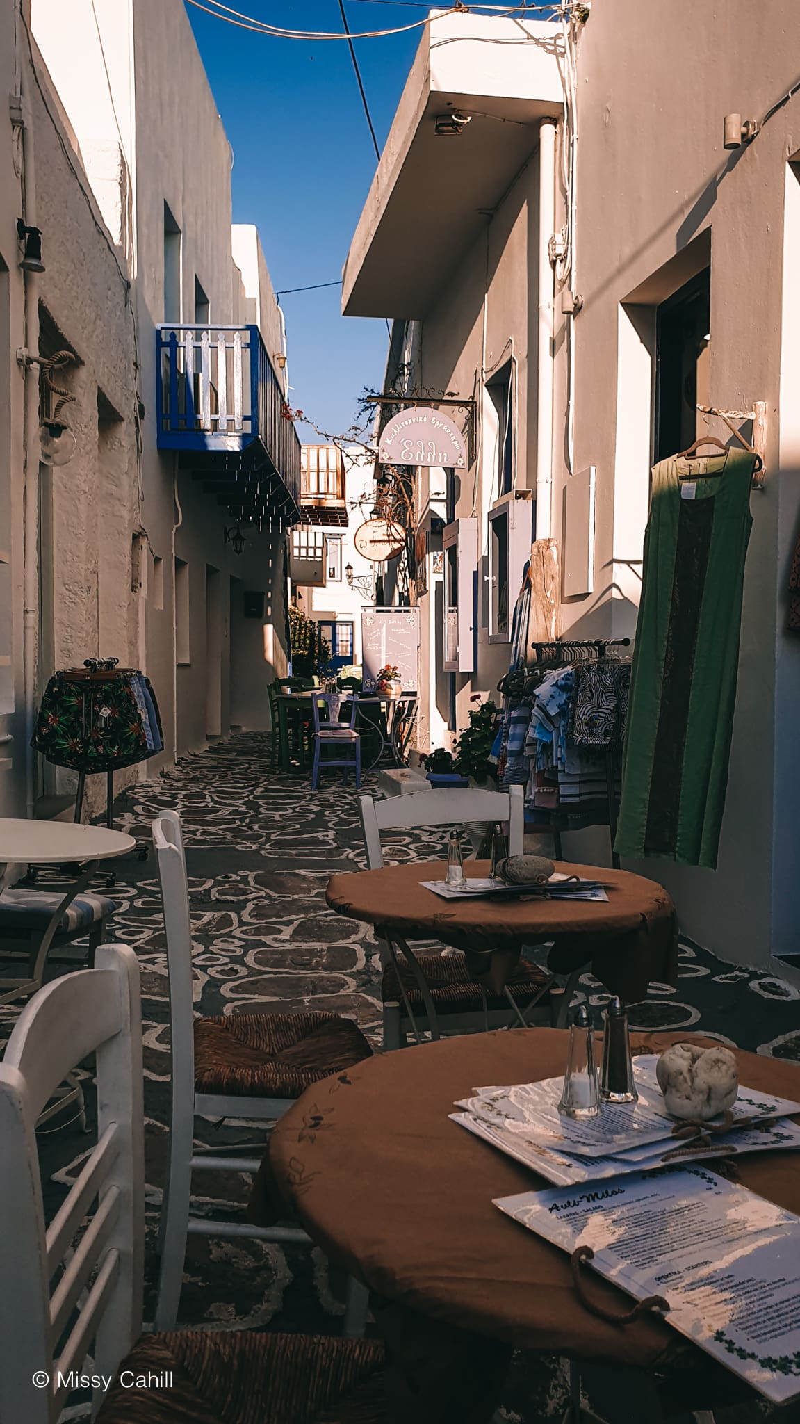 10 Unmissable Restaurants in Milos (& Cocktail Bars!) - Travels With Missy